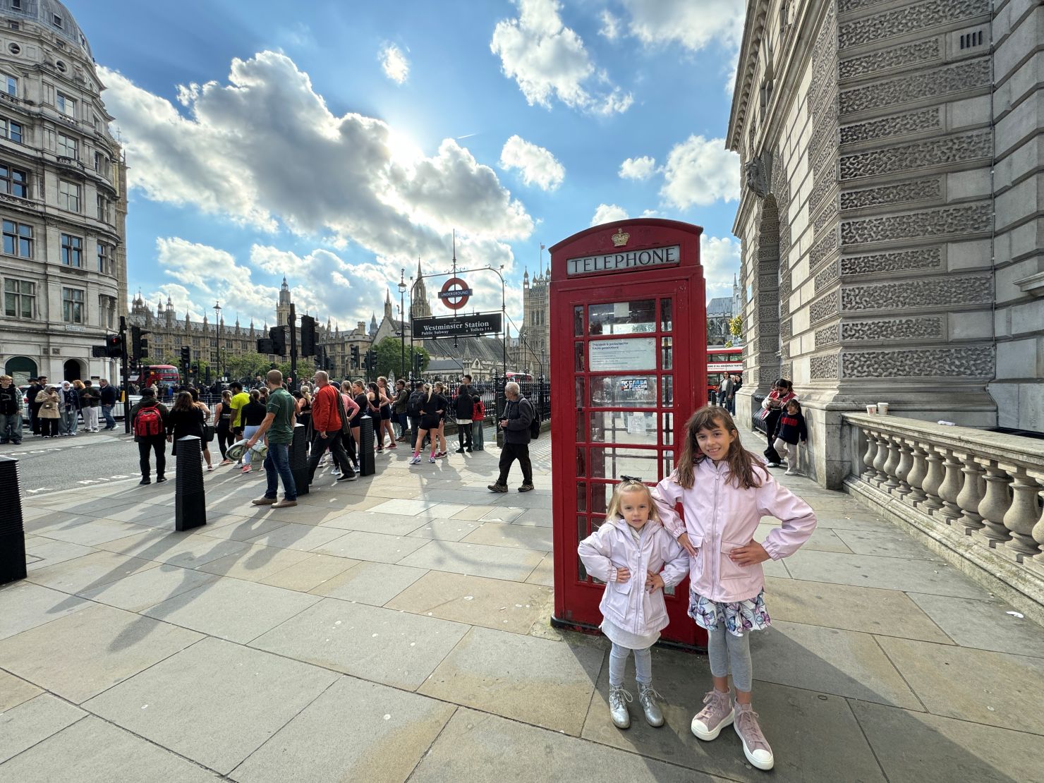 London with Kids: From Iconic Sights to Local Flavors - Savour the Trip